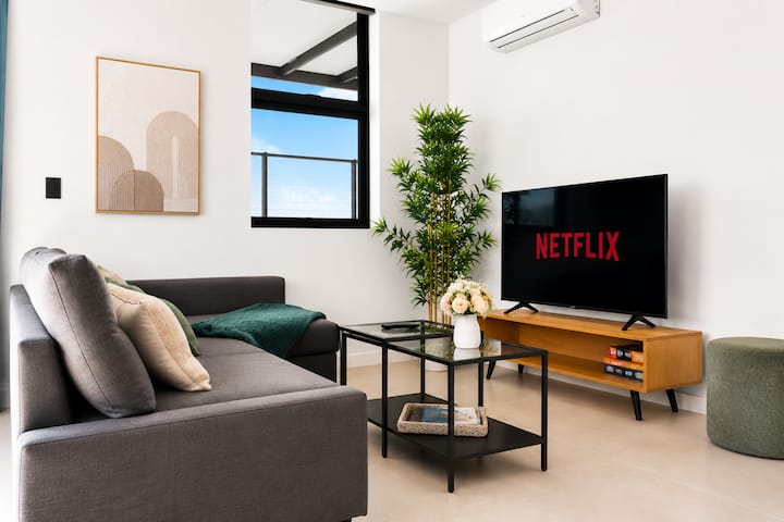 Central Ultimo 3br + Pool Gym & 2 Parking-balcony - Sydney