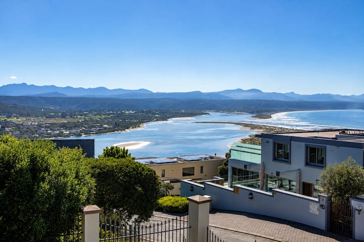 Baycrest Villa | Luxury Coastal Stay - Plettenberg Bay