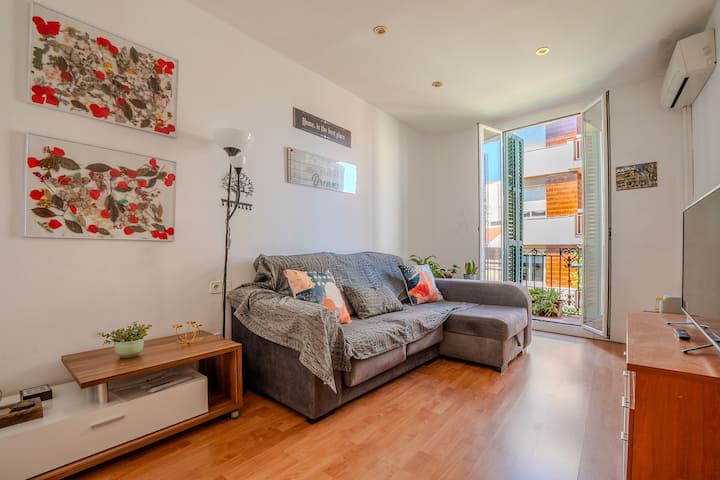 Bright Seasonal Apartment With Balcony In Clot - Barcelona