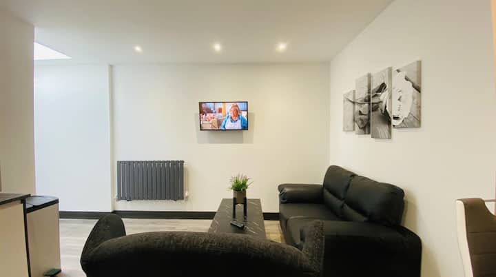 6 Bedroom House In Filton Avenue Bristol Bs34 - Bristol