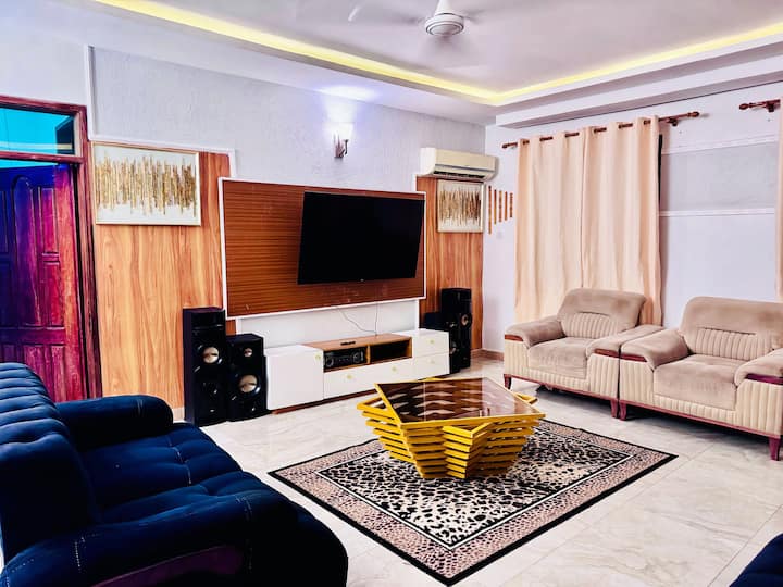 Hidden 5br Oasis With Pool, Garden & Outdoorlounge - Dar es Salam