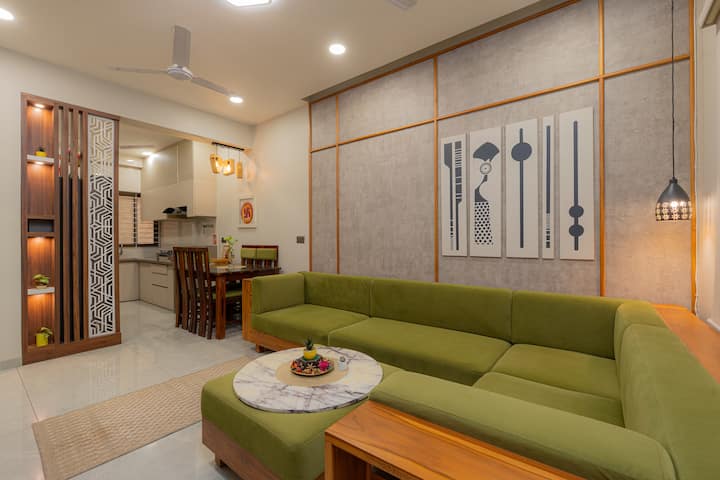 Unique And Spacious Living Area - Vadodara