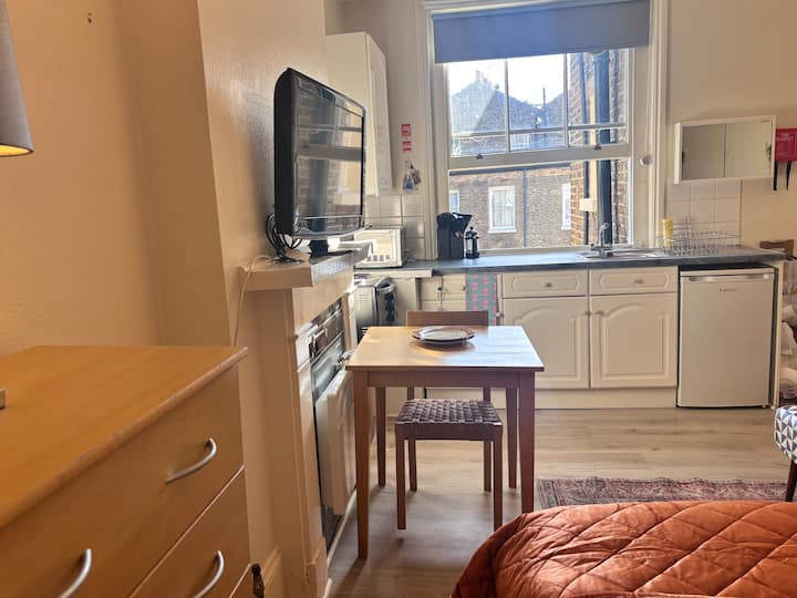 Cute New Studio Nr Hyde Park With Shared Bathroom - London Paddington Station