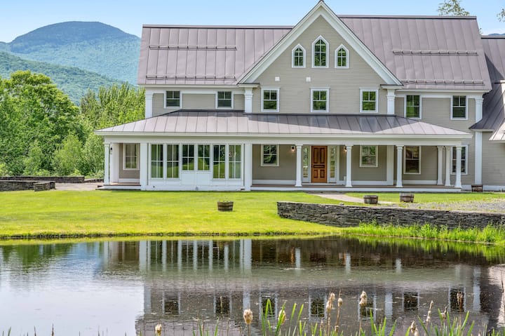 Luxury Stowe Estate |  Hot Tub, Pond, 2 Min To Ski - Stowe, VT