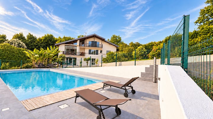 Plain-pied 110m² 6/8pers Piscine Chauffée, Jacuzzi - Pays basque français