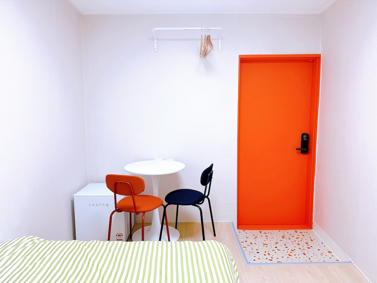 Airbnb: Holiday Rentals, Cabins, Beach Houses, Unique Homes & Experiences