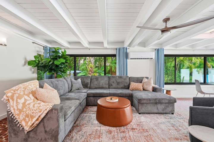 The Siesta Key Retreat - An Island Garden Oasis! - Sarasota, FL