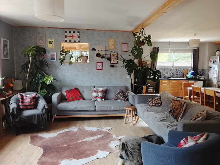 Appartement Entre Lac Et Montagnes. - Hirmentaz