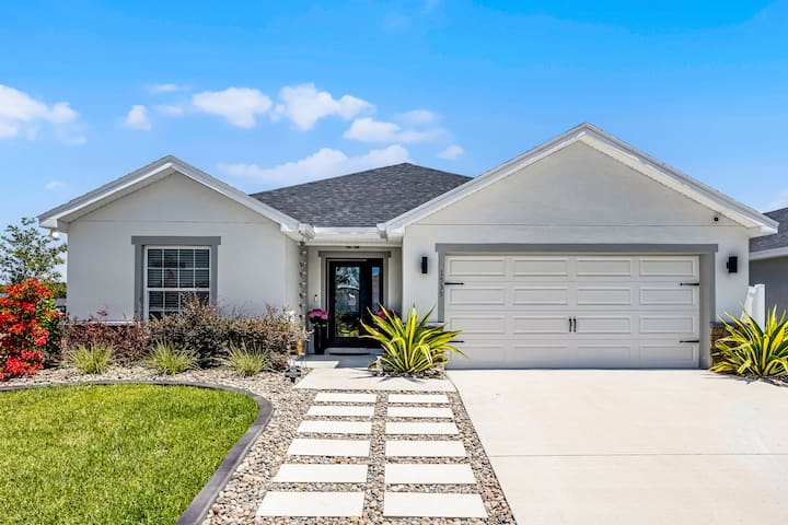 Davenport Haven- Centrally Located Spacious Home - Davenport, FL