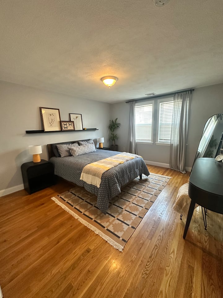East Boston Gem | Easy Airport & Downtown Access - Boston, MA
