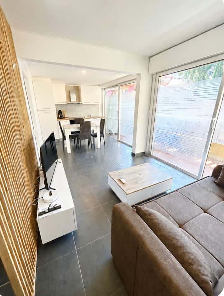 Coquet Studio Neuf Et Moderne/climatisé /Plages - 芒通