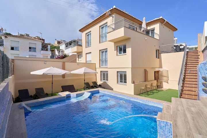 Villa Oasis Del Sol I - Piscina - Torre del Mar