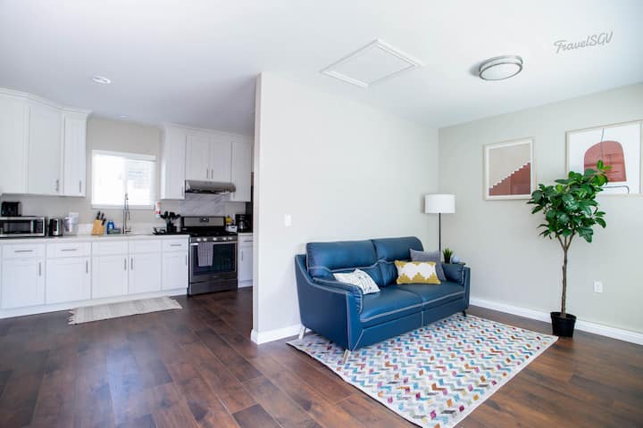 Private 1br | Sleeps 2 | Workspace + Wifi - West Covina, CA