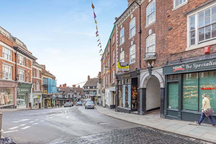Luxury Apartment On The High Street - Shrewsbury