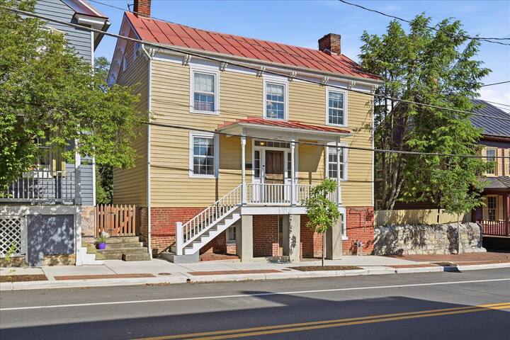 Blue Peaks Signature Stay - Winchester, VA