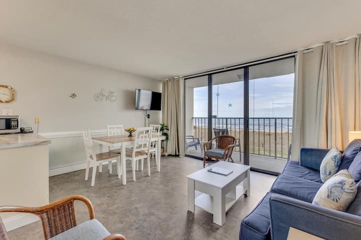 Oceanfront 1br Retreat In Carolina Beach - Carolina Beach, NC