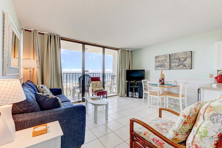 Cozy 1br Oceanfront Retreat In Carolina Beach - Carolina Beach, NC