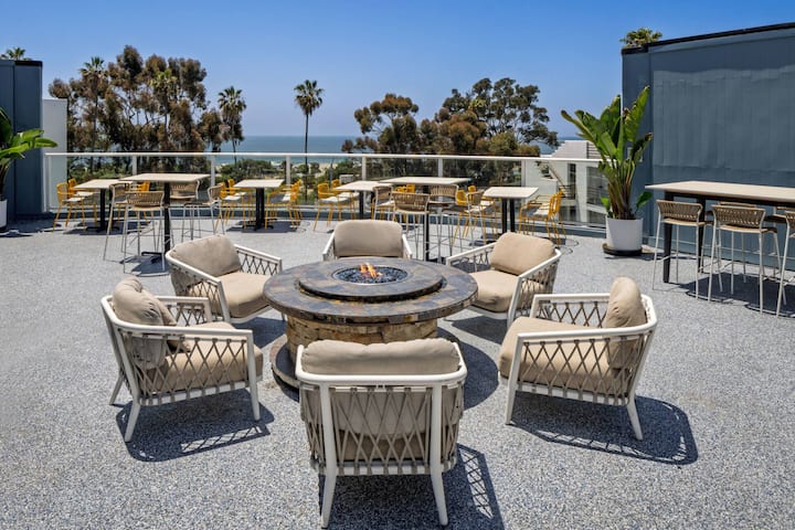 Walk To Doheny Beach + Rooftop Lounge, Pool & Gym - San Juan Capistrano