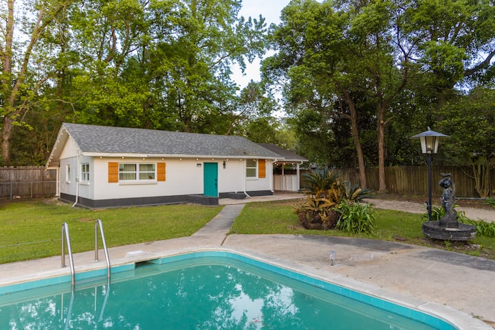 Private Modern Guest House With Pool Access - Mobile, AL