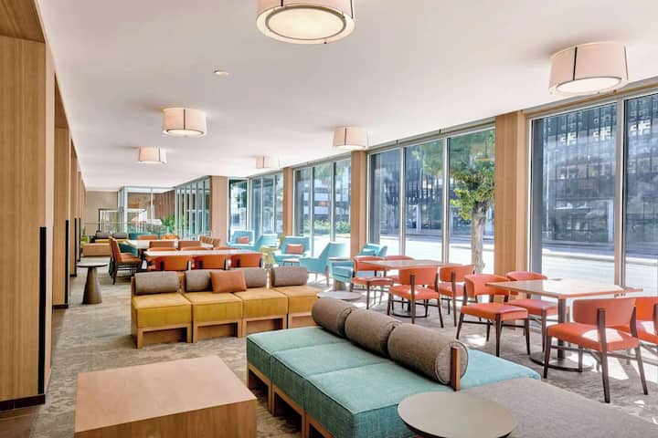 *Near Sofi Stadium | Restaurant. Fitness Center. - Los Angeles, CA