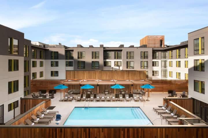 *1mile To Cu | Pool. Spa + Hearing Accessible Room - Boulder, CO
