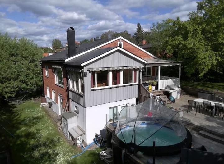 5 Bedroom Family Home Near City And Lake - Stoccolma