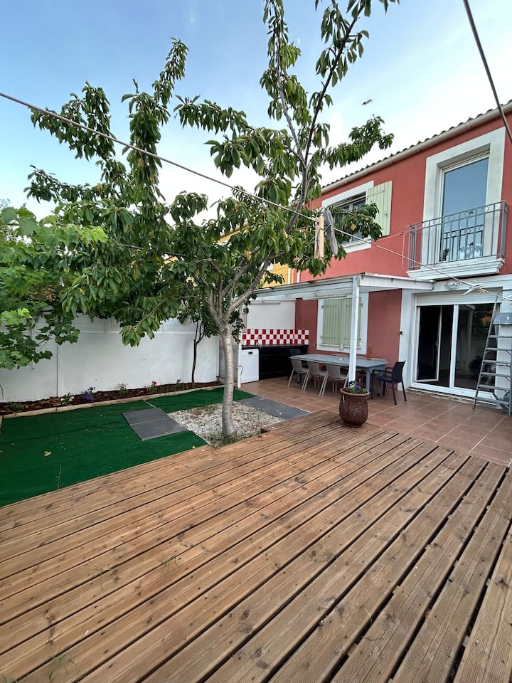 Maison Chaleureuse, Idéale Pour Séjour Détente - Vias
