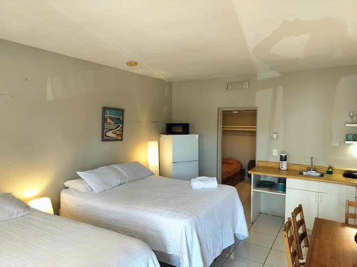 Ocean Breeze At Diplomat - Hallandale Beach, FL