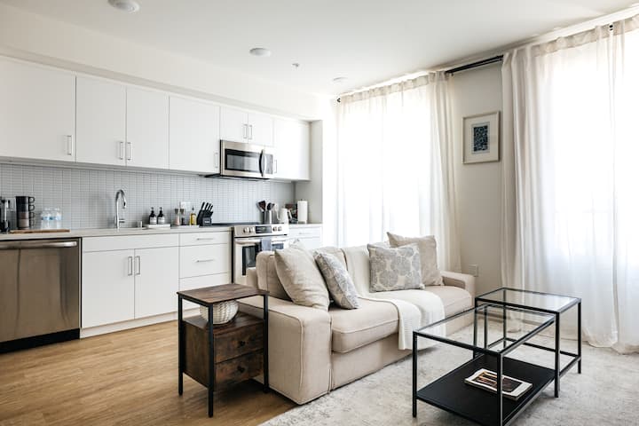 Urban Comfort 1br With Free Parking - West Hollywood, CA