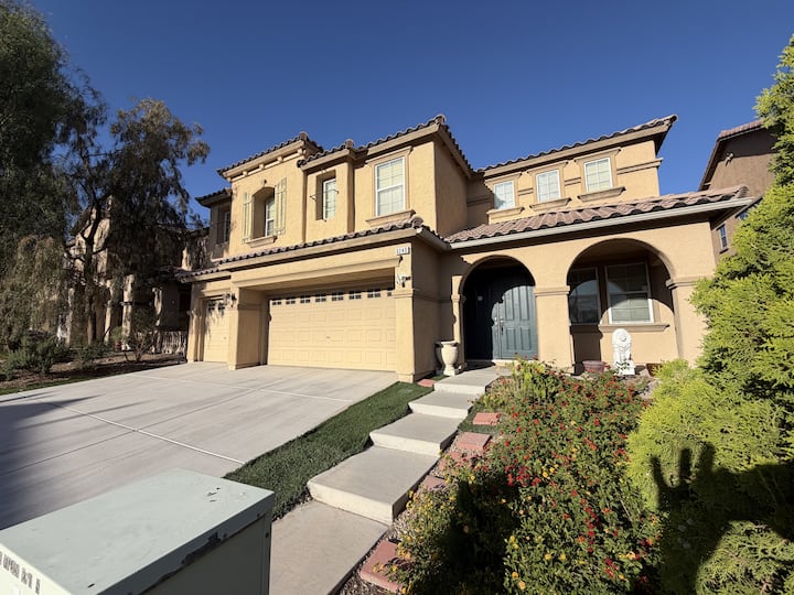 Spacious 5br Family Home | North Las Vegas - Las Vegas, NV