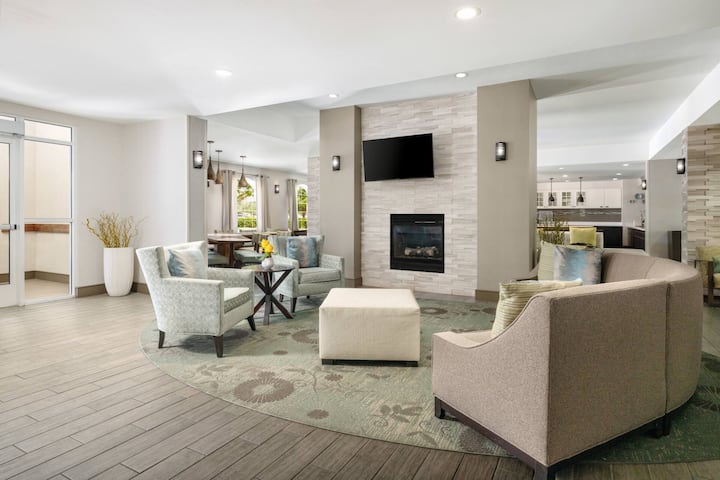 *Close To Dfw Airport + Free Breakfast & Kitchen - Fort Worth, TX