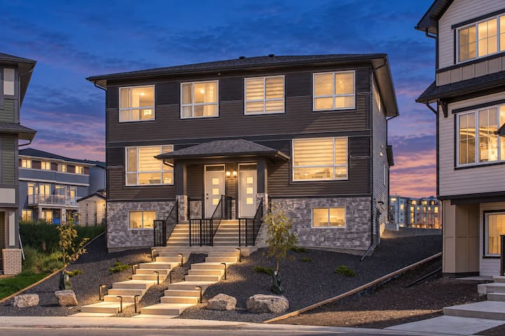 Spacious New Build · 8 Beds · 4 Baths · Ac - 卡加利