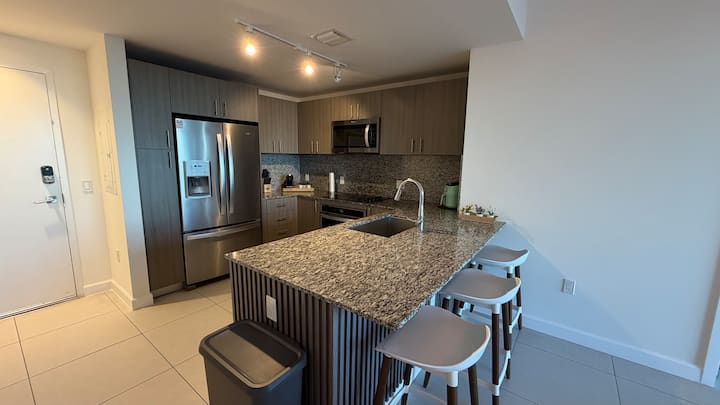 Downtown Doral 1br Steps To Dining & Shops - Doral, FL