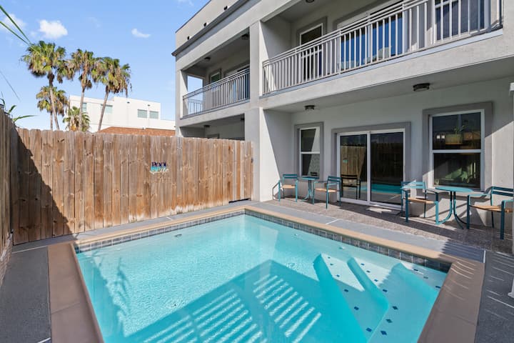 2-story Bayside Retreat W/private Pool & Garage! - South Padre Island