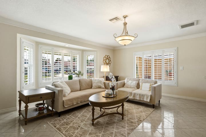 Luxury Pool Home On The Golf Course | 3br 2.5ba - Covina, CA