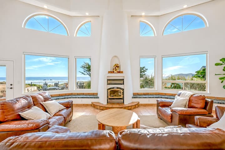 Beachfront, Deck/hot Tub/sauna, Dogs, 2026 Remodel - Bandon, OR