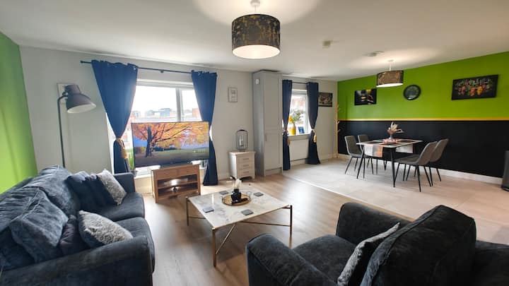 2br Velvet Contractor City Centre Stay - Belfast