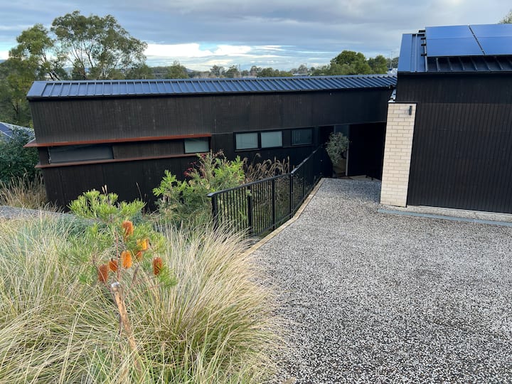 Luxury Treetop Retreat | Walk To Berry Village - Berry