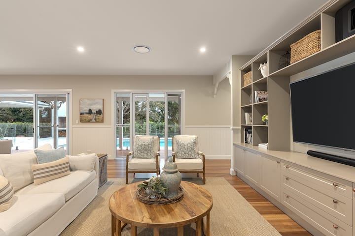 The Epitome Of Grand Luxury In The Hinterland! - Maleny