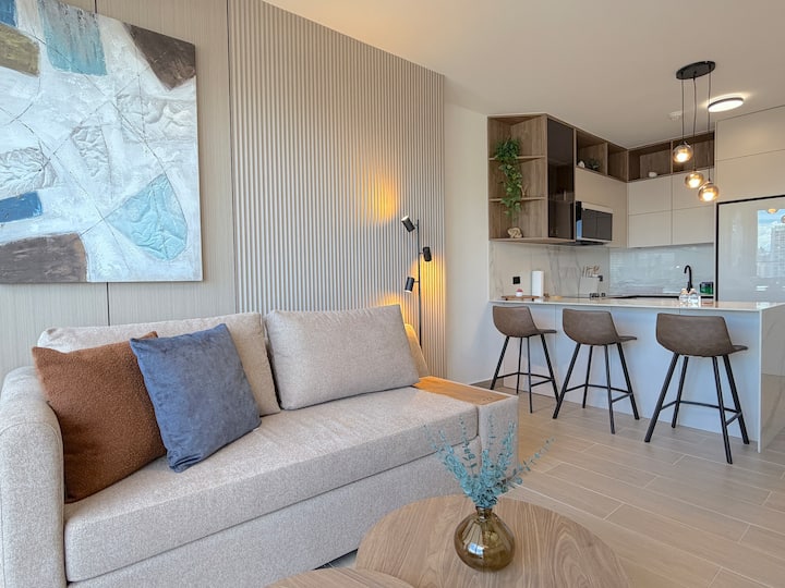 Luxury Condo | 1br/1ba | Parking | City Views - Panama
