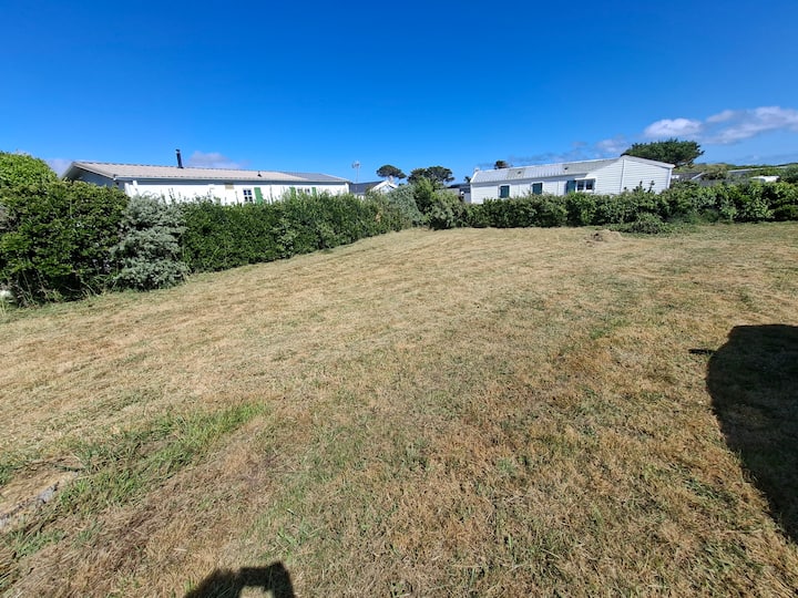 Emplacement Simple Et Proche De L'océan - Île de Groix