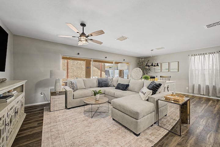 3 Bedroom, 2.5 Bath Home, Garage, Pool - Mesa, AZ