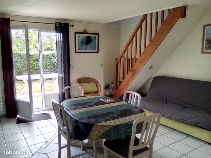 Cottage Avec Jardin Et Piscine - 4 Pers. - カブール