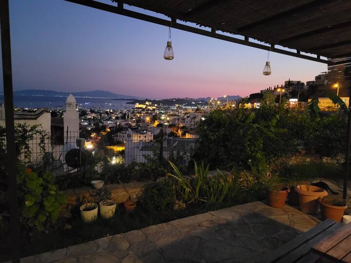 Bodrum Merkezde Bahçeli Manzaralı Daire - Bodrum