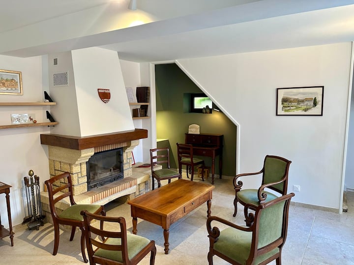 Charmante Maison De Famille Au Coeur Du Village - Rhône