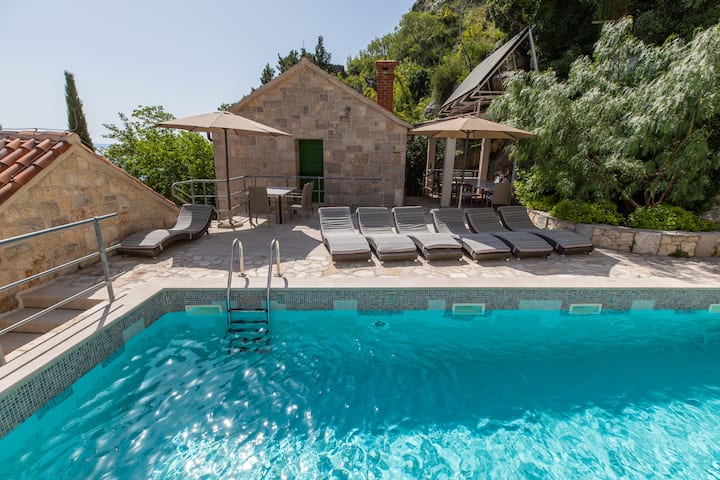 Villa Bugenvilija - Pet Friendly - Omiš