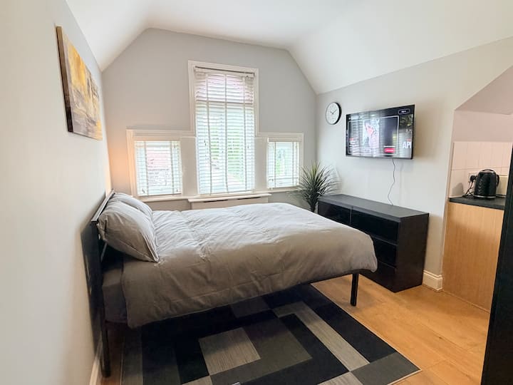 Premium Studio | Private Parking | Epsom - 埃普索姆