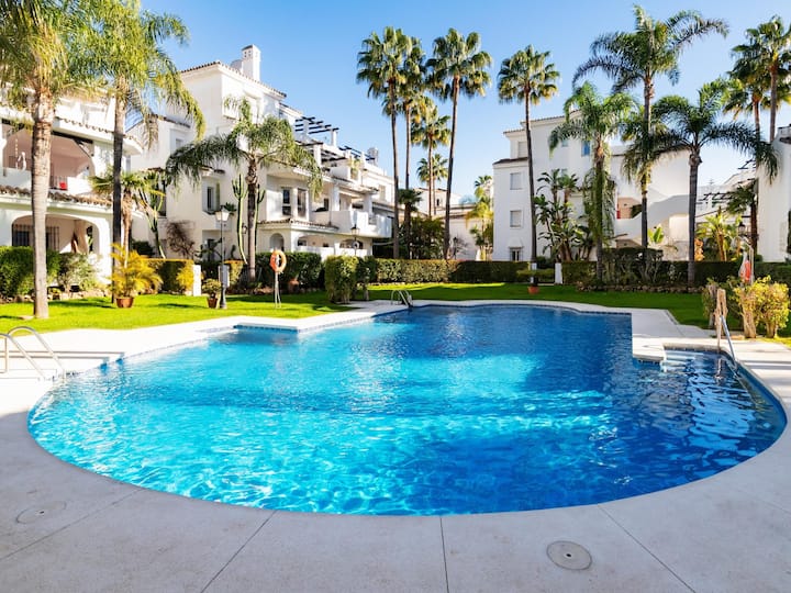 Golf Pool Oasis Near Puerto Banús - Costa del Sol