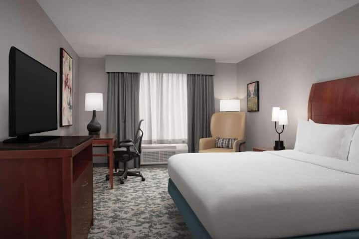 *Minutes From Lake Murray Views | Free Parking - Columbia, SC