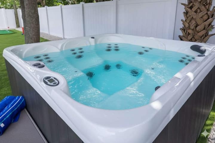 Sandy Toes Retreat * Hot Tub + Games + Near Beach - Delray Beach, FL